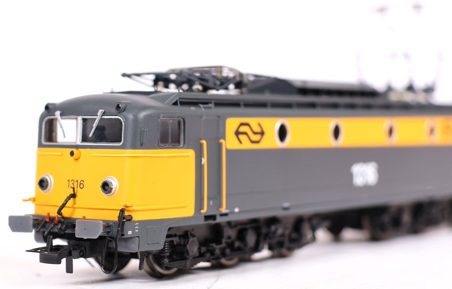 Rivarossi HR2467 H0 - Serie 1300 Elektrische Locomotief 1316 AC Digitaal Modelrailway