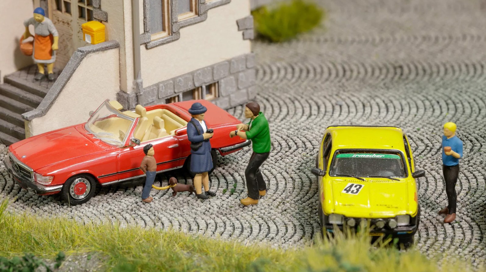 A Wink in Miniature: NOCH’s Funniest Scenes
